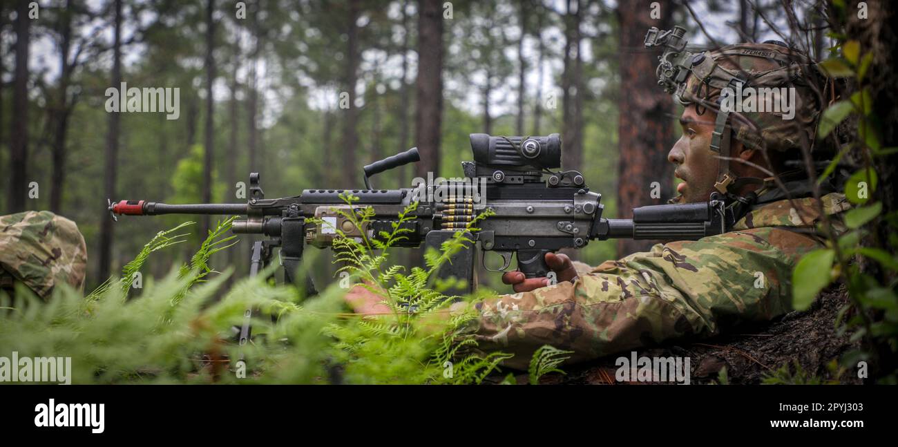 Paratroopers assigned to 2nd Battalion, 505th Parachute Infantry ...