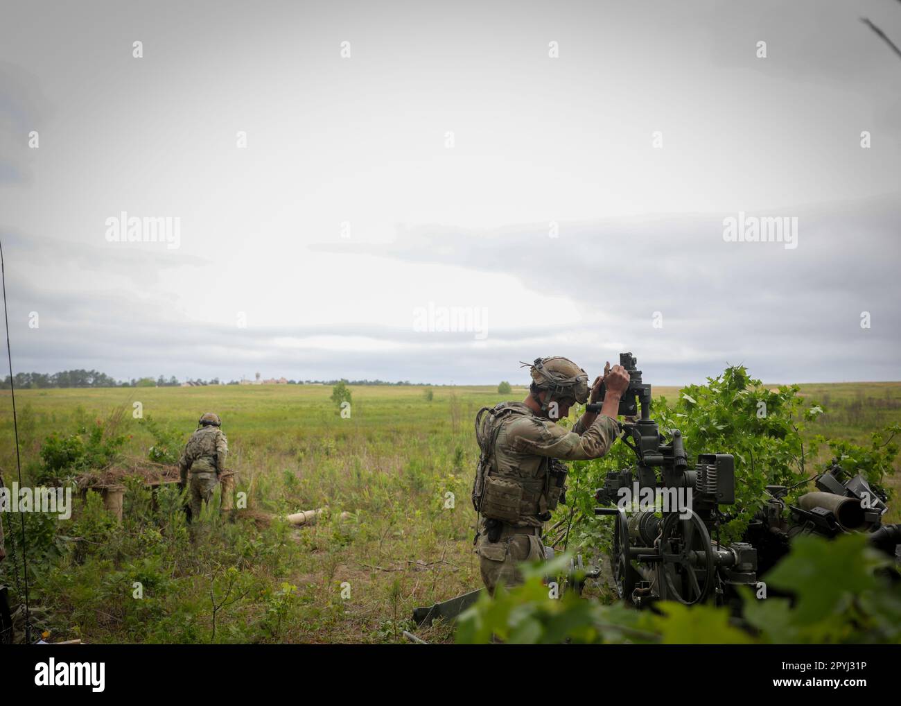 Paratroopers assigned to 1st Battalion, 319th Airborne Field Artillery ...