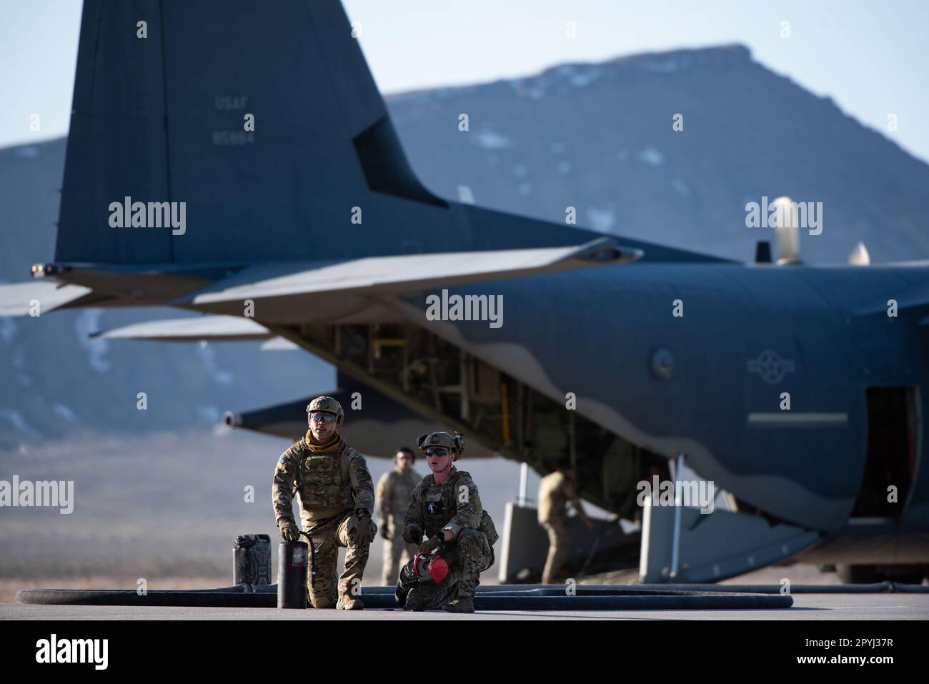 Airmen with the 1st Special Operations Wing Forward Arming and ...