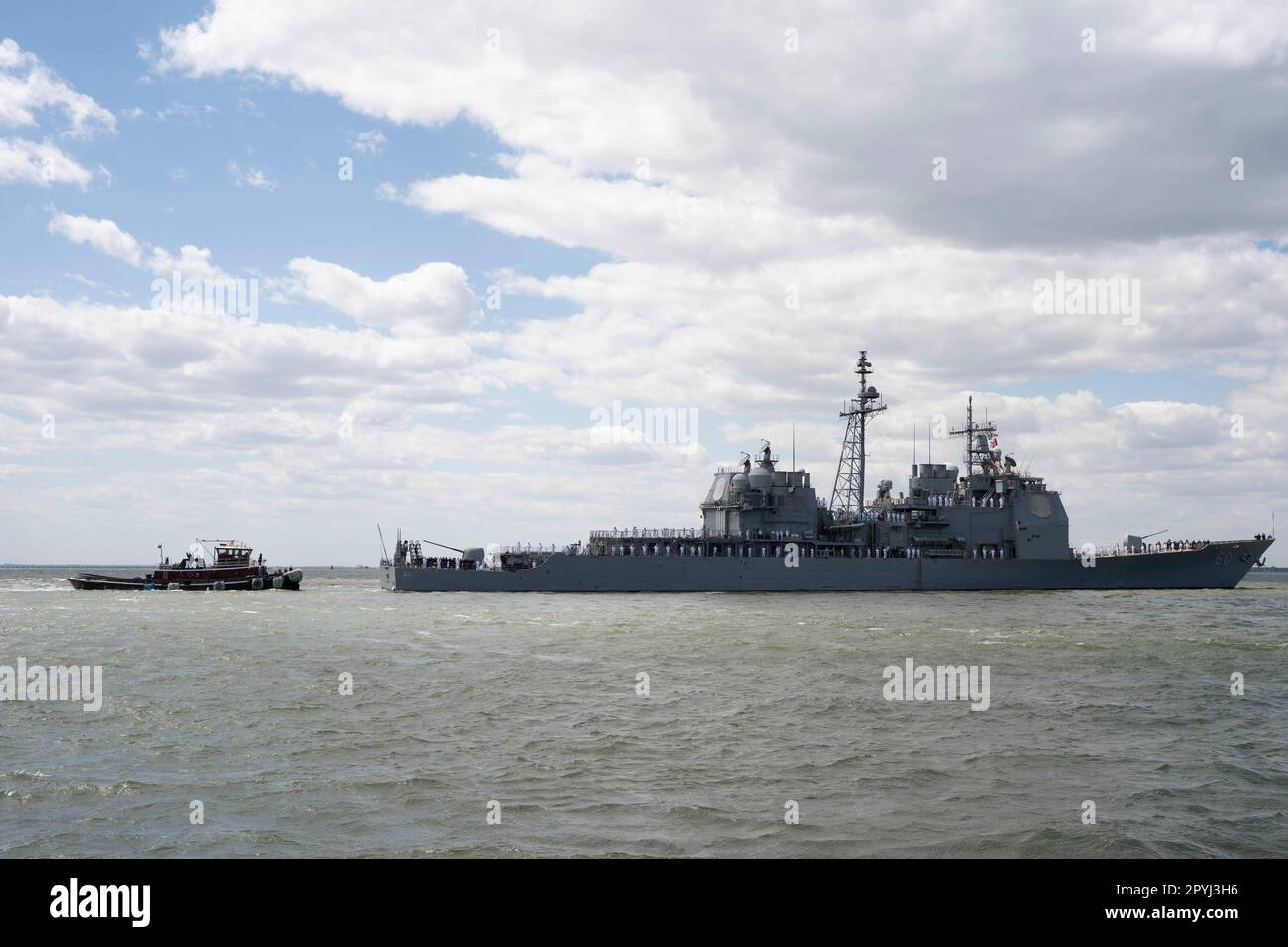 NORFOLK, Va. - The Ticonderoga-class guided-missile cruiser USS ...