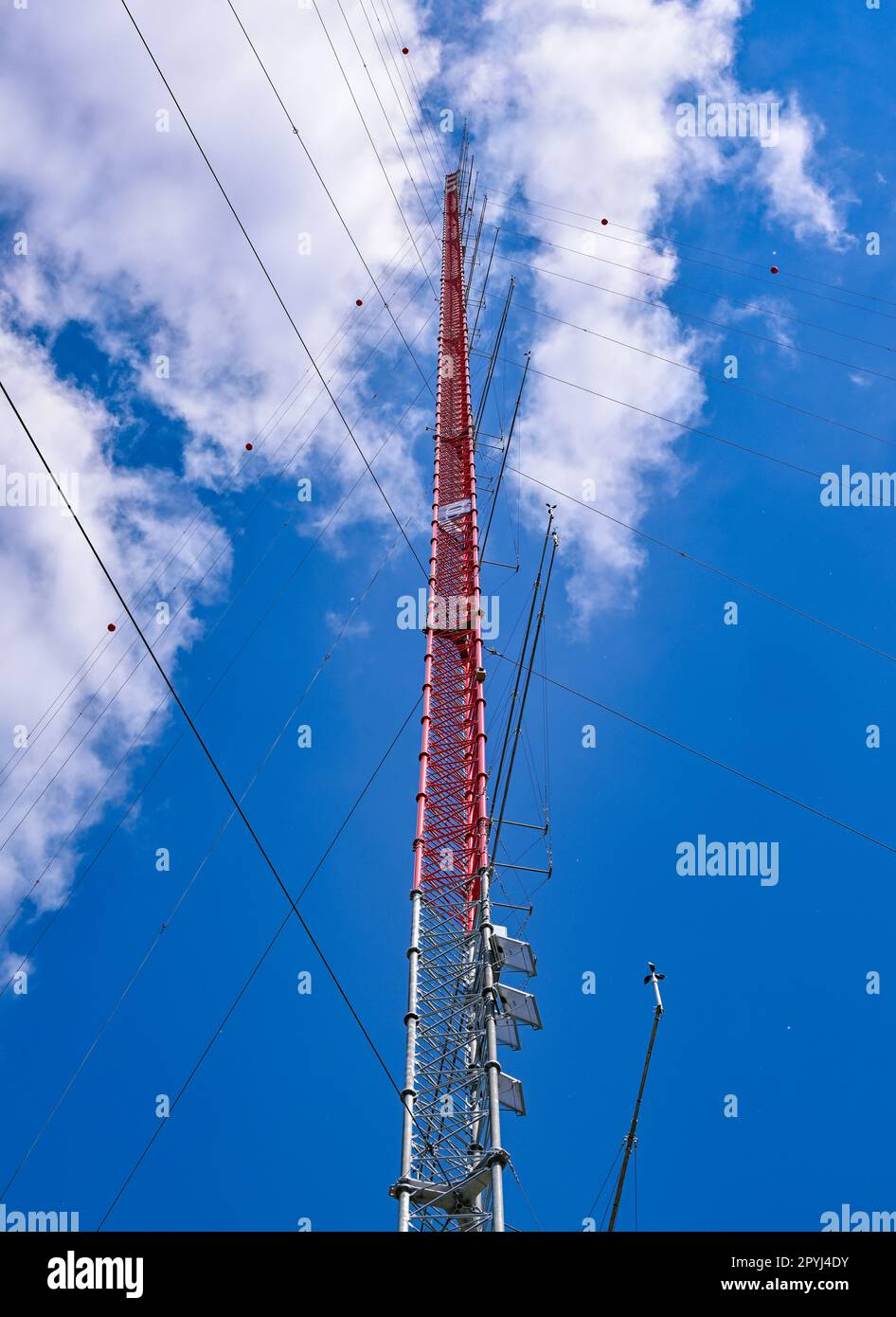 PRODUCTION - 03 May 2023, Brandenburg, Klettwitz: The 300 meter high ...