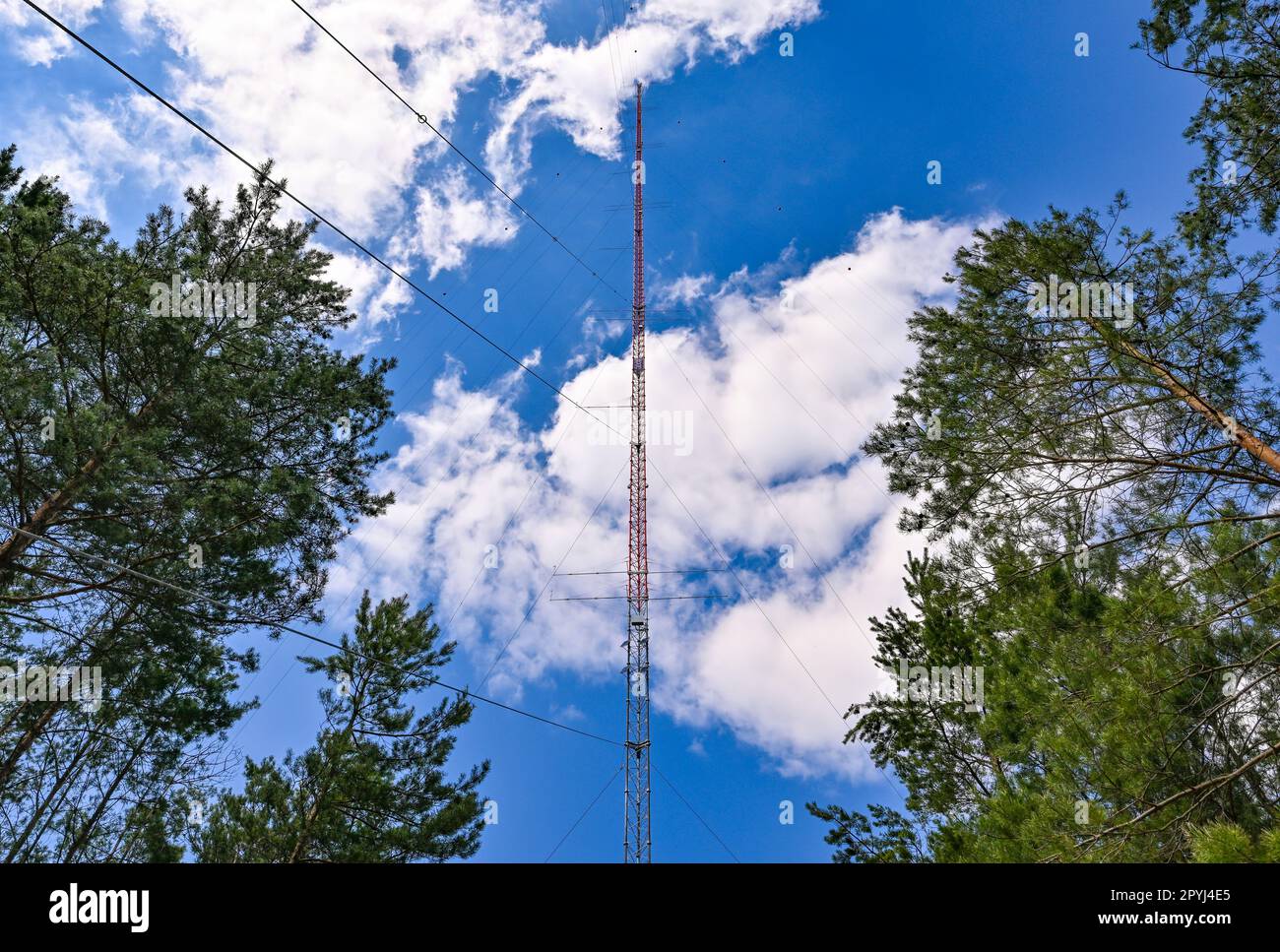 PRODUCTION - 03 May 2023, Brandenburg, Klettwitz: The 300 meter high ...