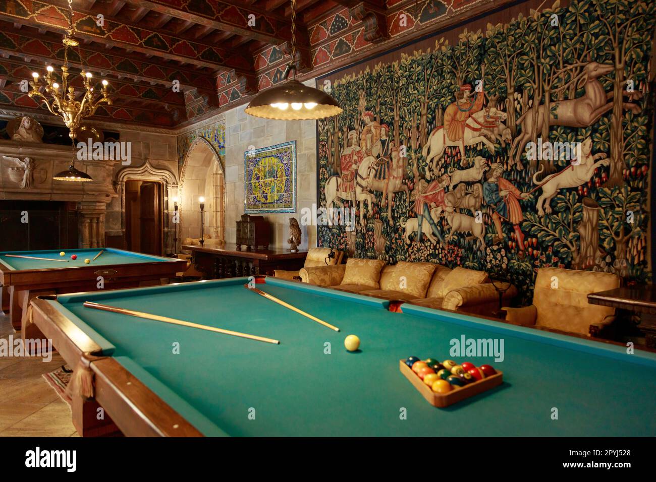 Tapetries hi-res stock photography and images - Alamy