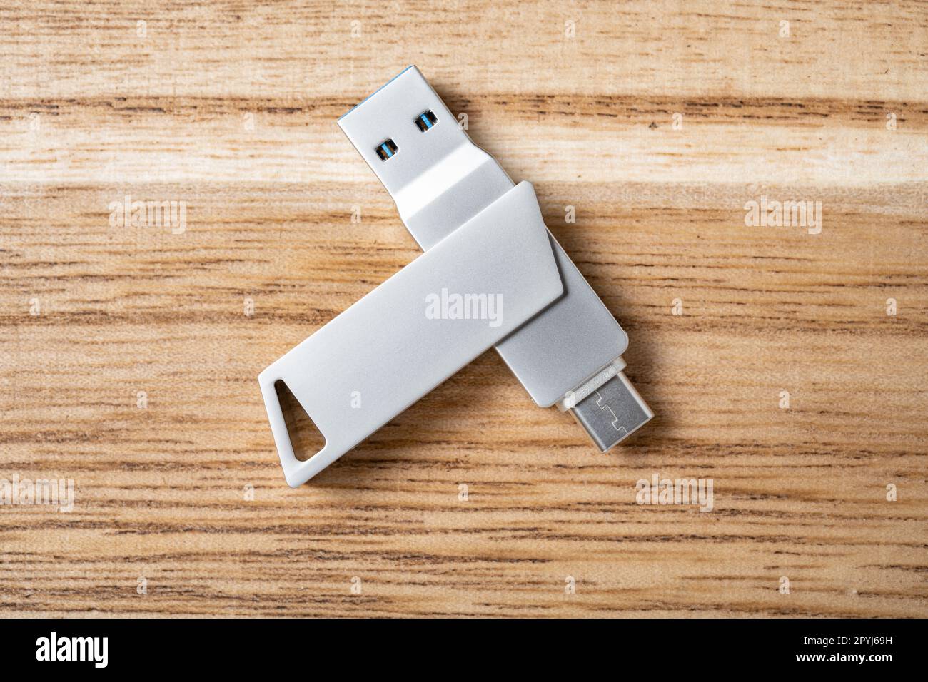 top view multi-sockets USB flash disk on a wood background Stock Photo ...