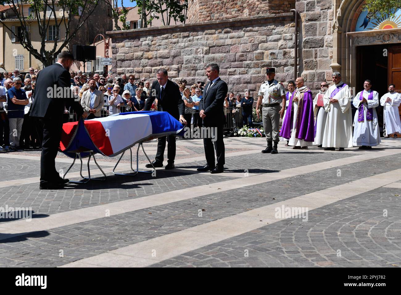 Frejus, France. 03rd May, 2023. The coffin is covered with the French ...