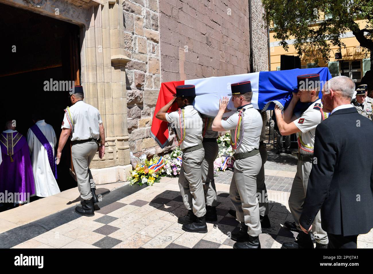 Frejus, France. 03rd May, 2023. The coffin is carried by soldiers to ...