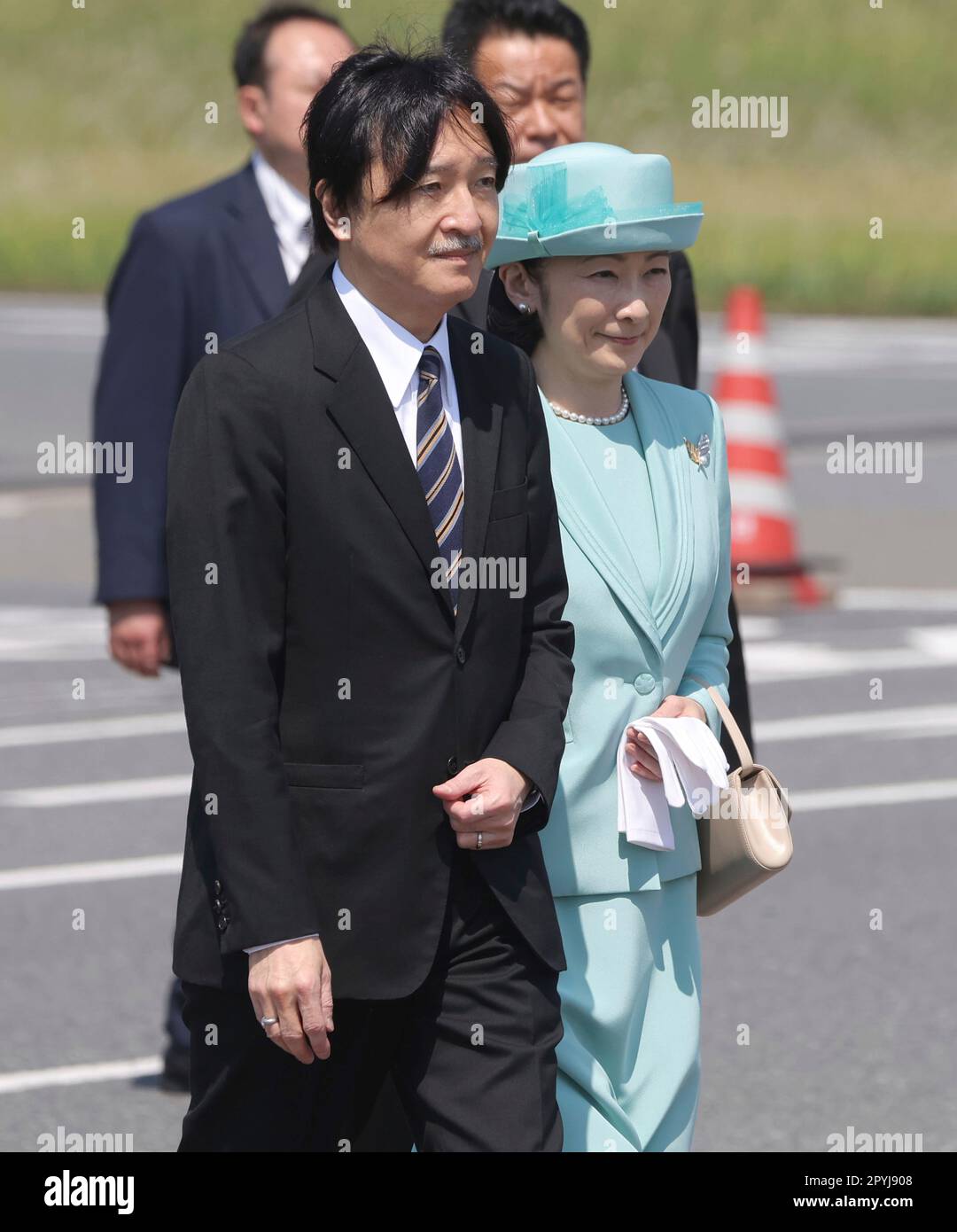 Japanese Crown Prince Akishino and his wife Kiko leave for Great ...