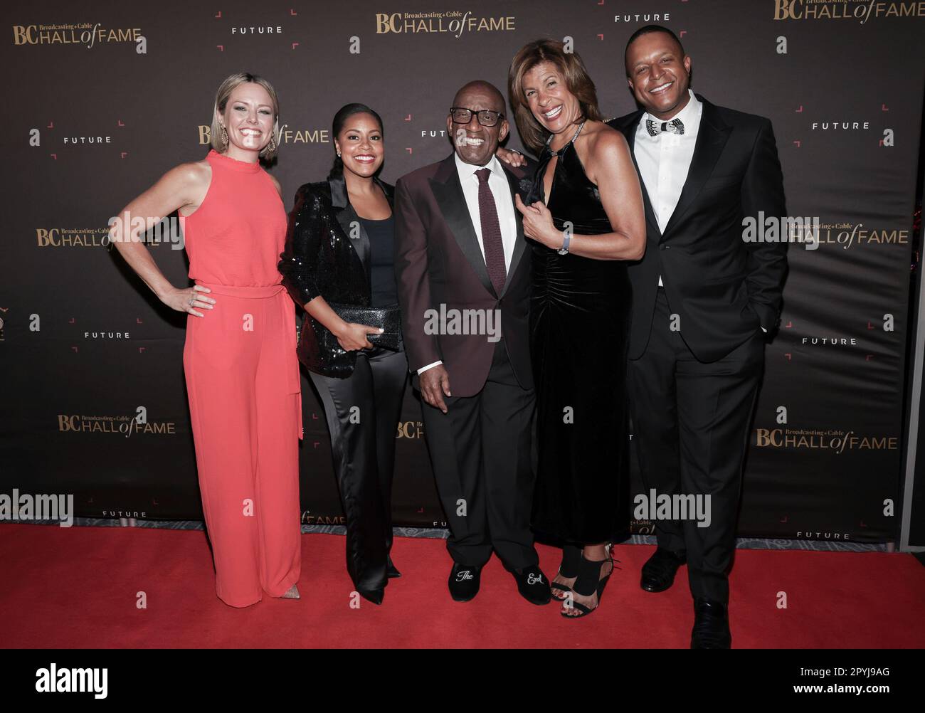 Dylan Dreyer, left, Sheinelle Jones, Al Roker, Hoda Kotb, and Craig ...