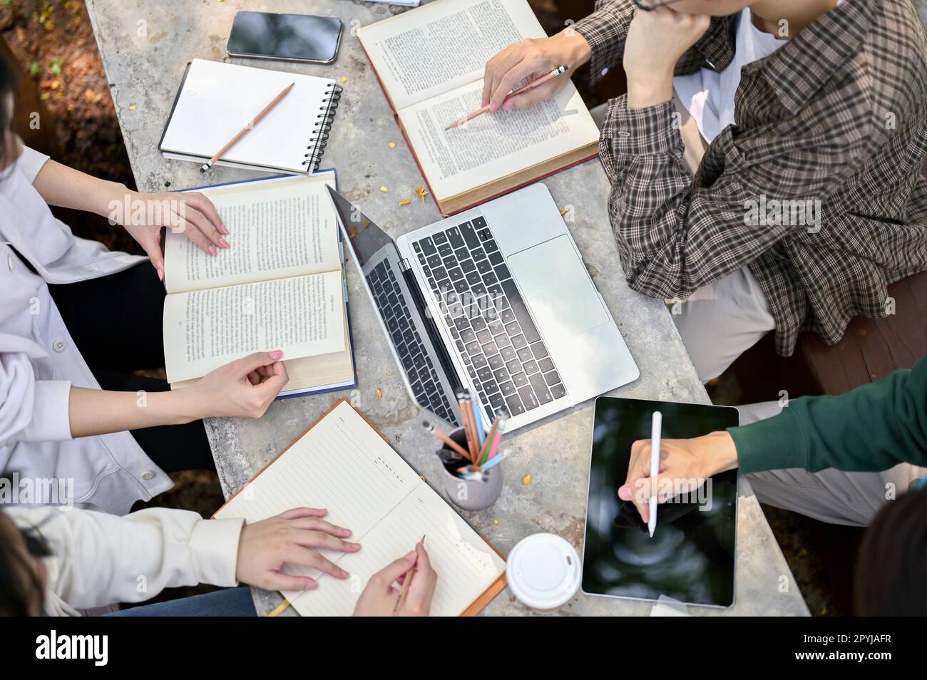 Overhead view college campus hi-res stock photography and images - Alamy