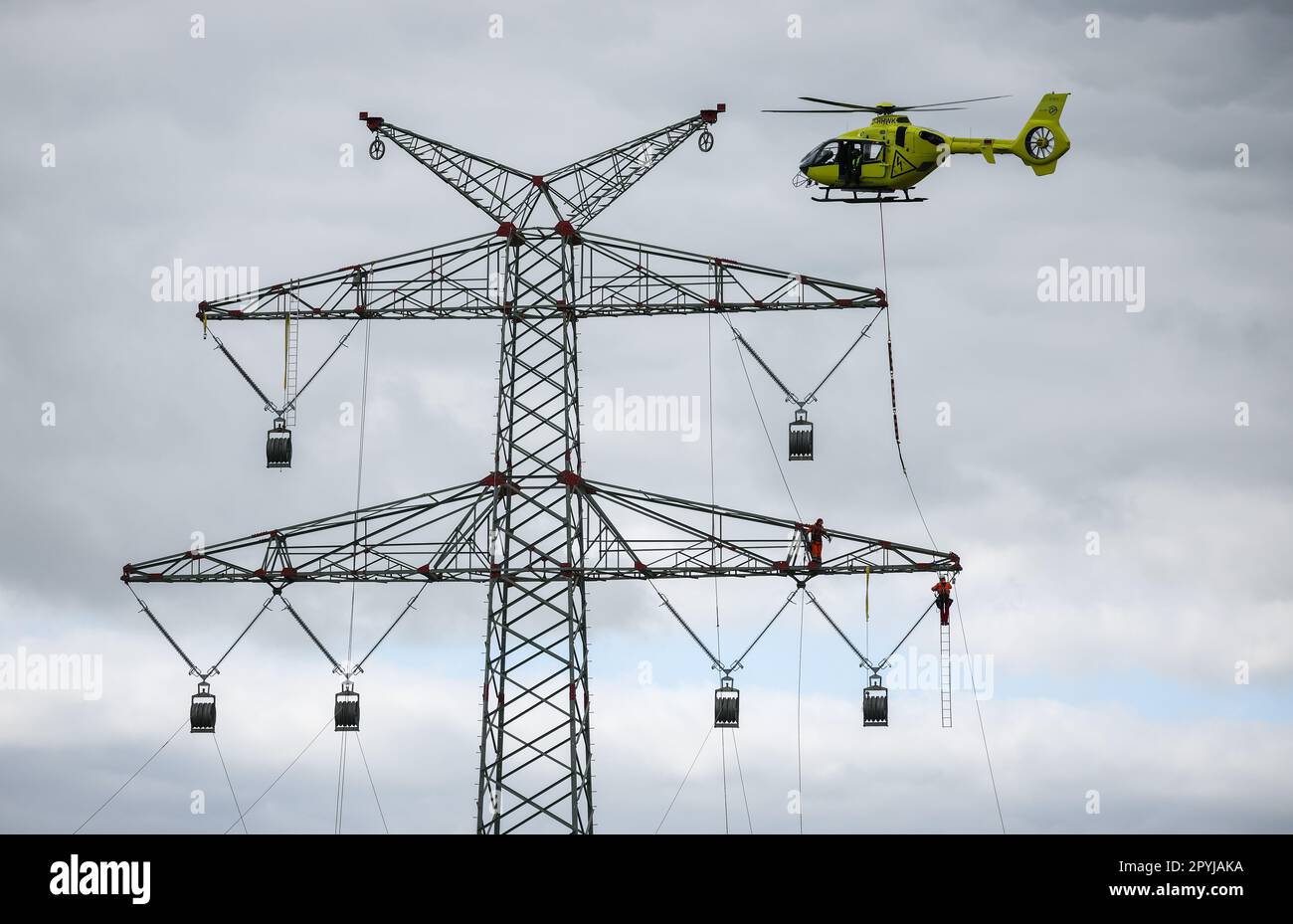 Pulled by cables and pulleys hi-res stock photography and images - Alamy