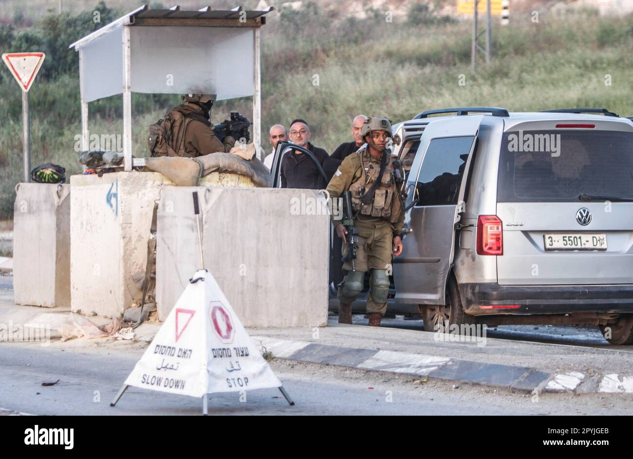 Nablus, Palestine. 03rd May, 2023. Israeli soldiers search Palestinians ...
