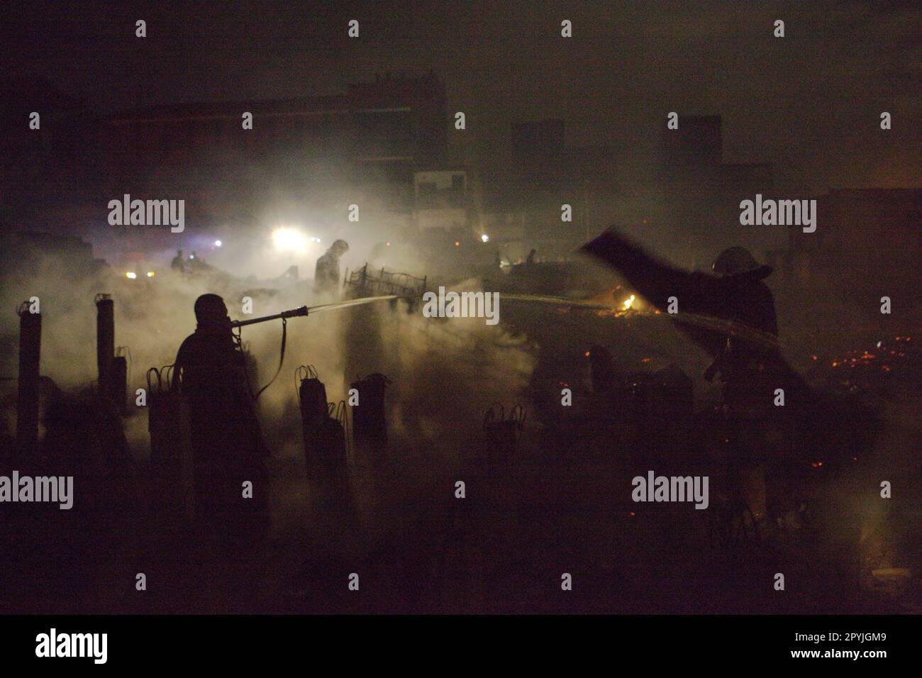 Firefighting cooling phase hi-res stock photography and images - Alamy