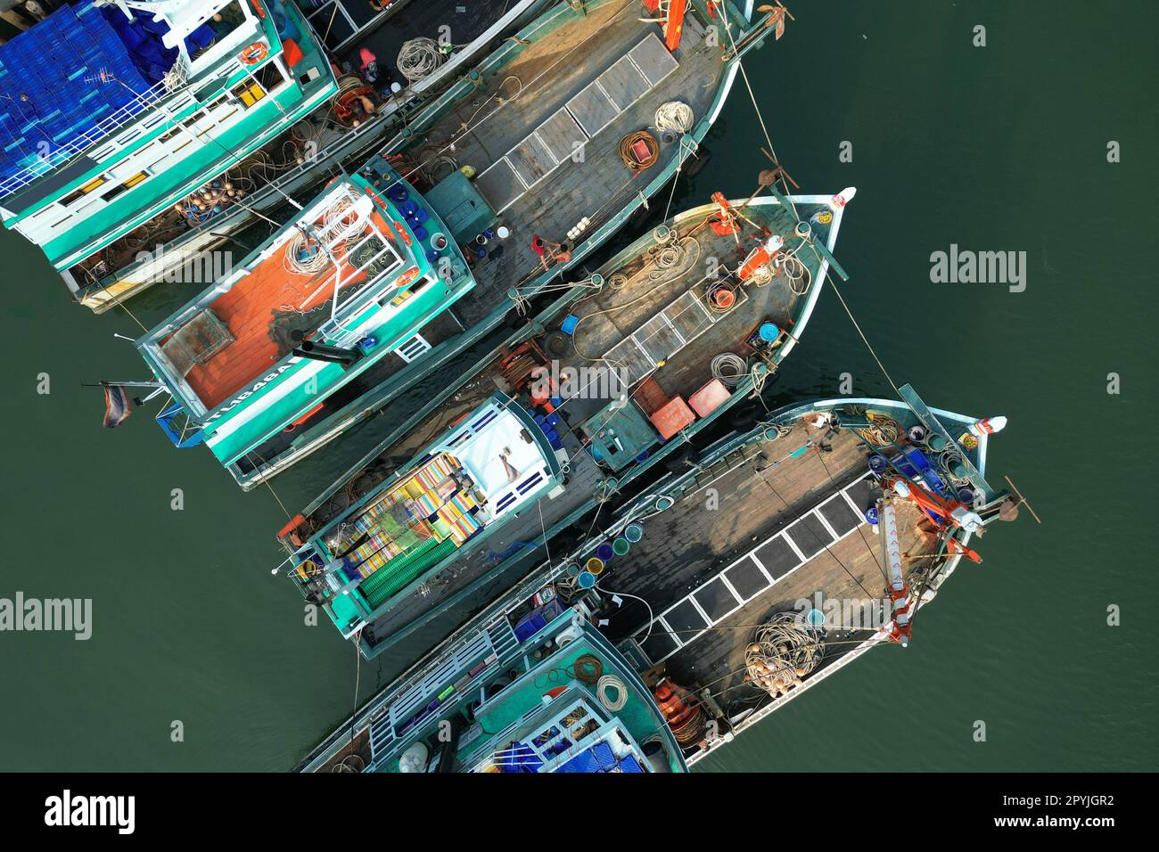 Asian fisherman boat docks hi-res stock photography and images - Alamy