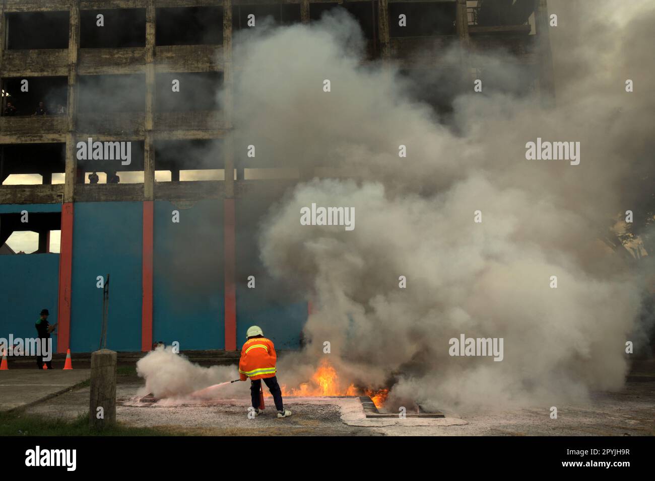 Firefighting skill hi-res stock photography and images - Alamy