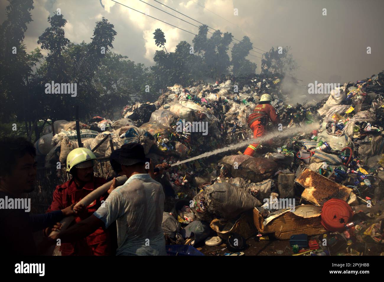 Communal firefighting hi-res stock photography and images - Alamy