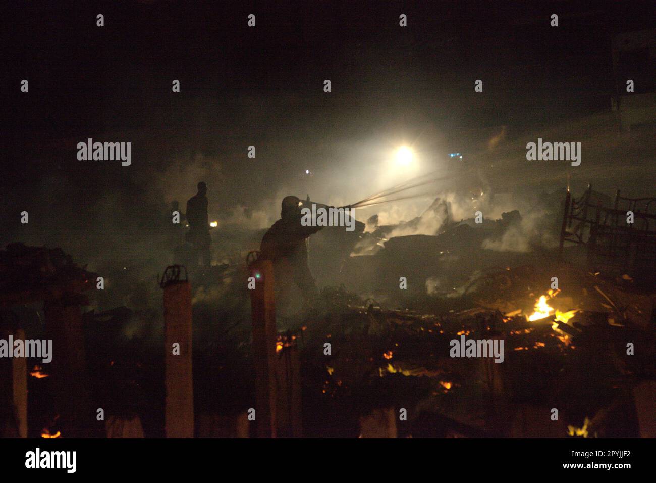 Firefighting cooling phase hi-res stock photography and images - Alamy