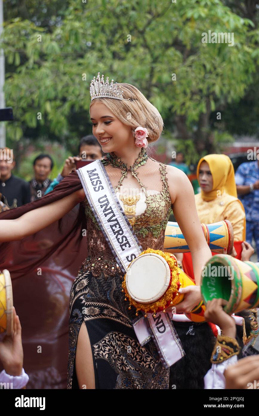 Switzerland Miss Universe on Tulungagung's anniversary (Bersih Nagari ...