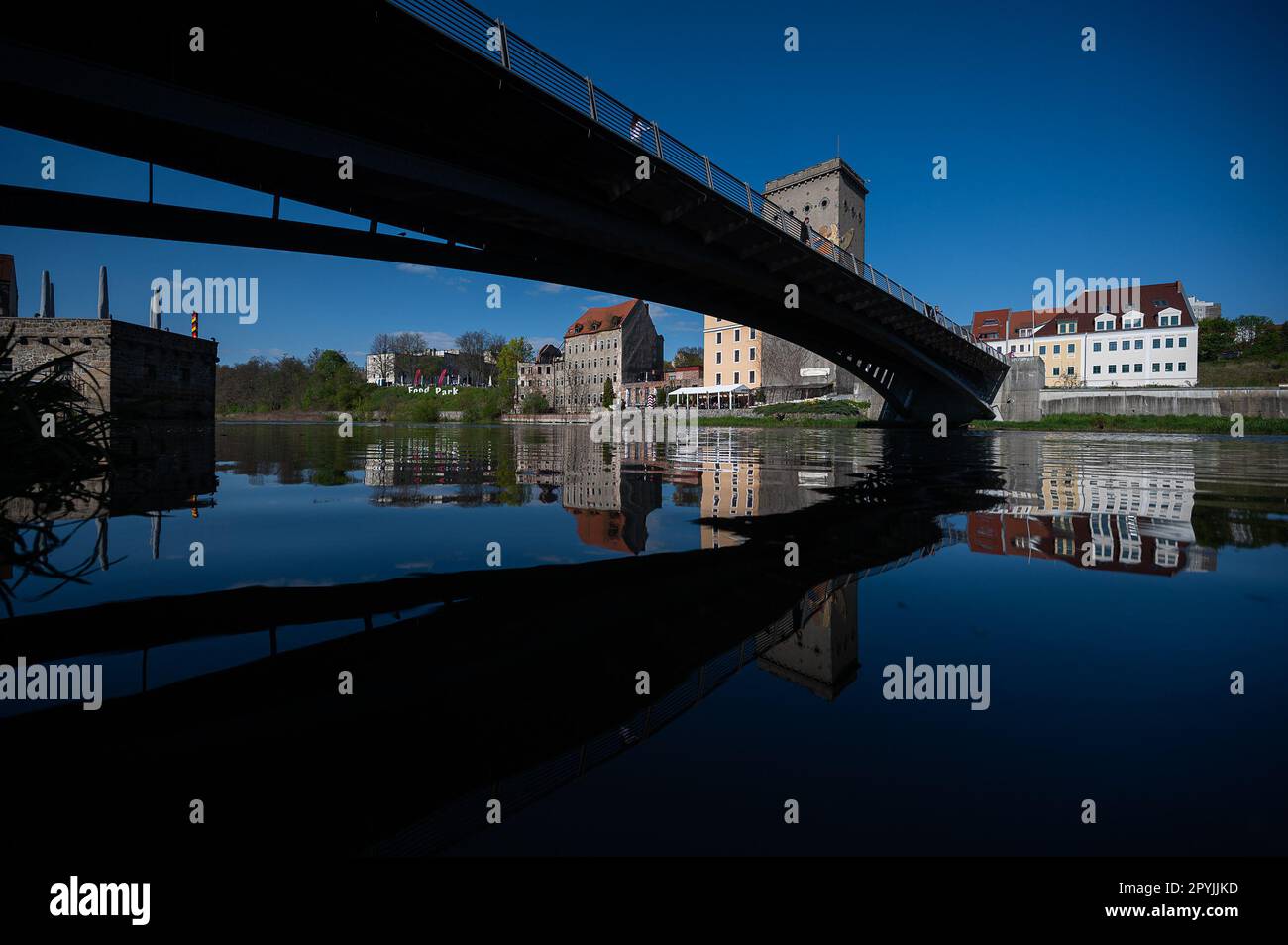 PRODUCTION - 03 May 2023, Saxony, Görlitz: The Old Town Bridge spans ...