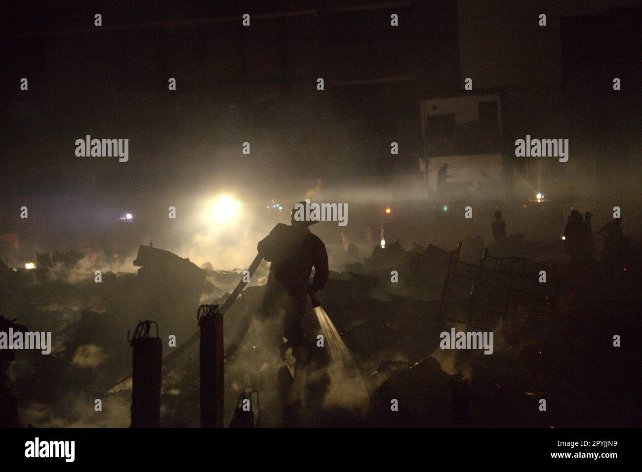 Firefighting cooling phase hi-res stock photography and images - Alamy