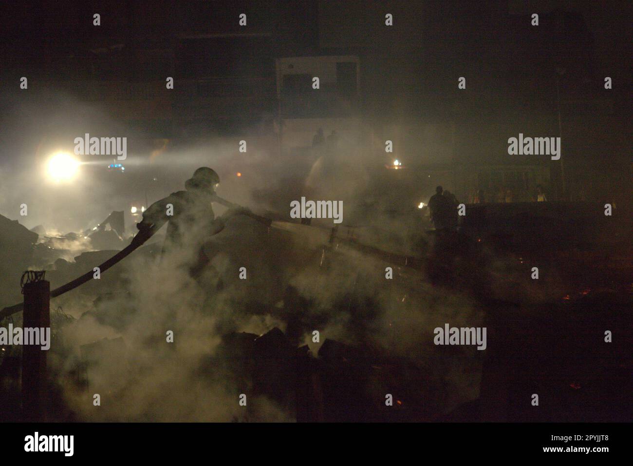 Firefighting cooling phase hi-res stock photography and images - Alamy