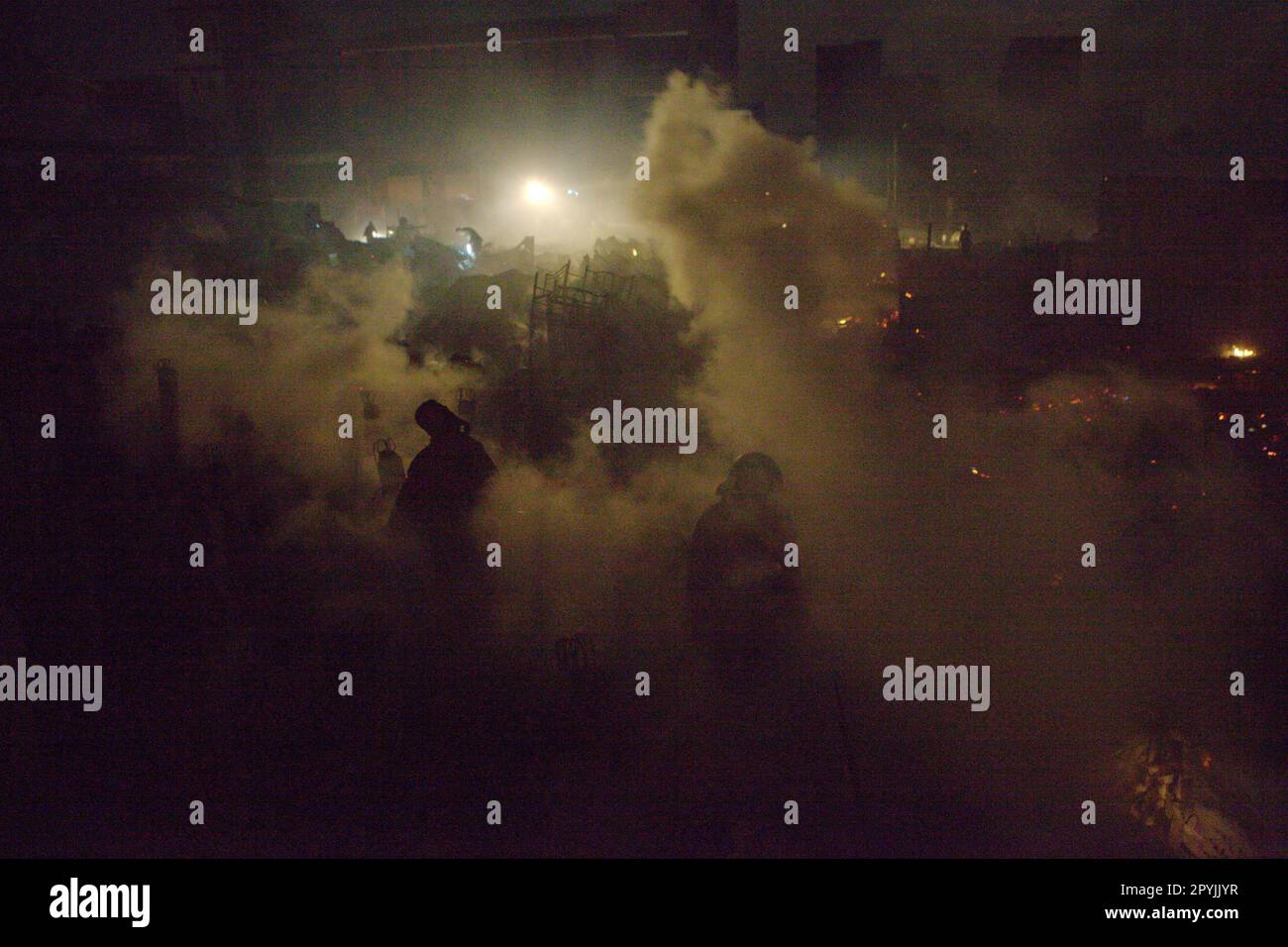 Firefighting cooling phase hi-res stock photography and images - Alamy