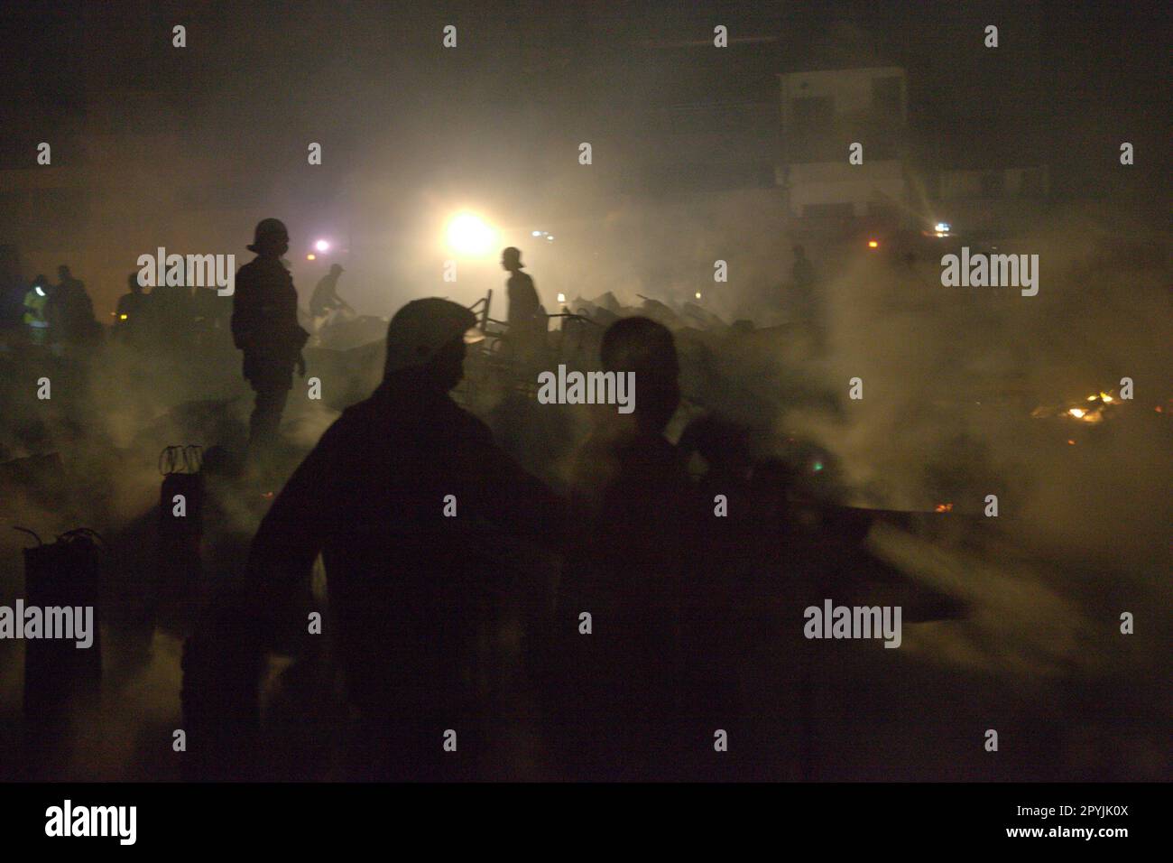 Firefighting cooling phase hi-res stock photography and images - Alamy