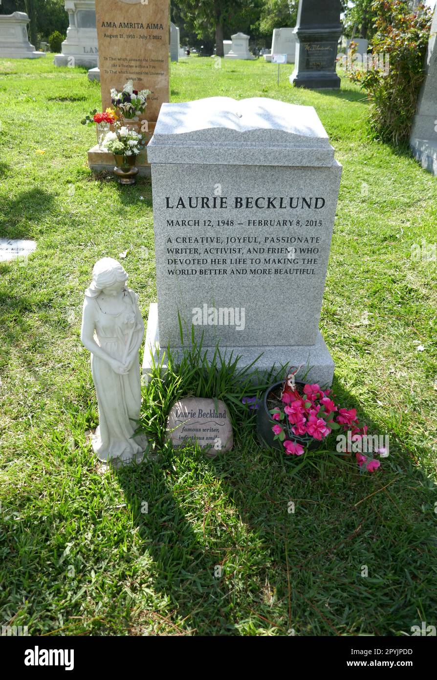 Los Angeles, California, USA 1st May 2023 Laurie Becklund Grave at ...