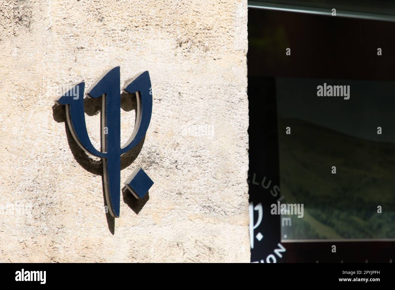 Bordeaux , Aquitaine France - 05 01 2023 : Club Med sign text and logo ...