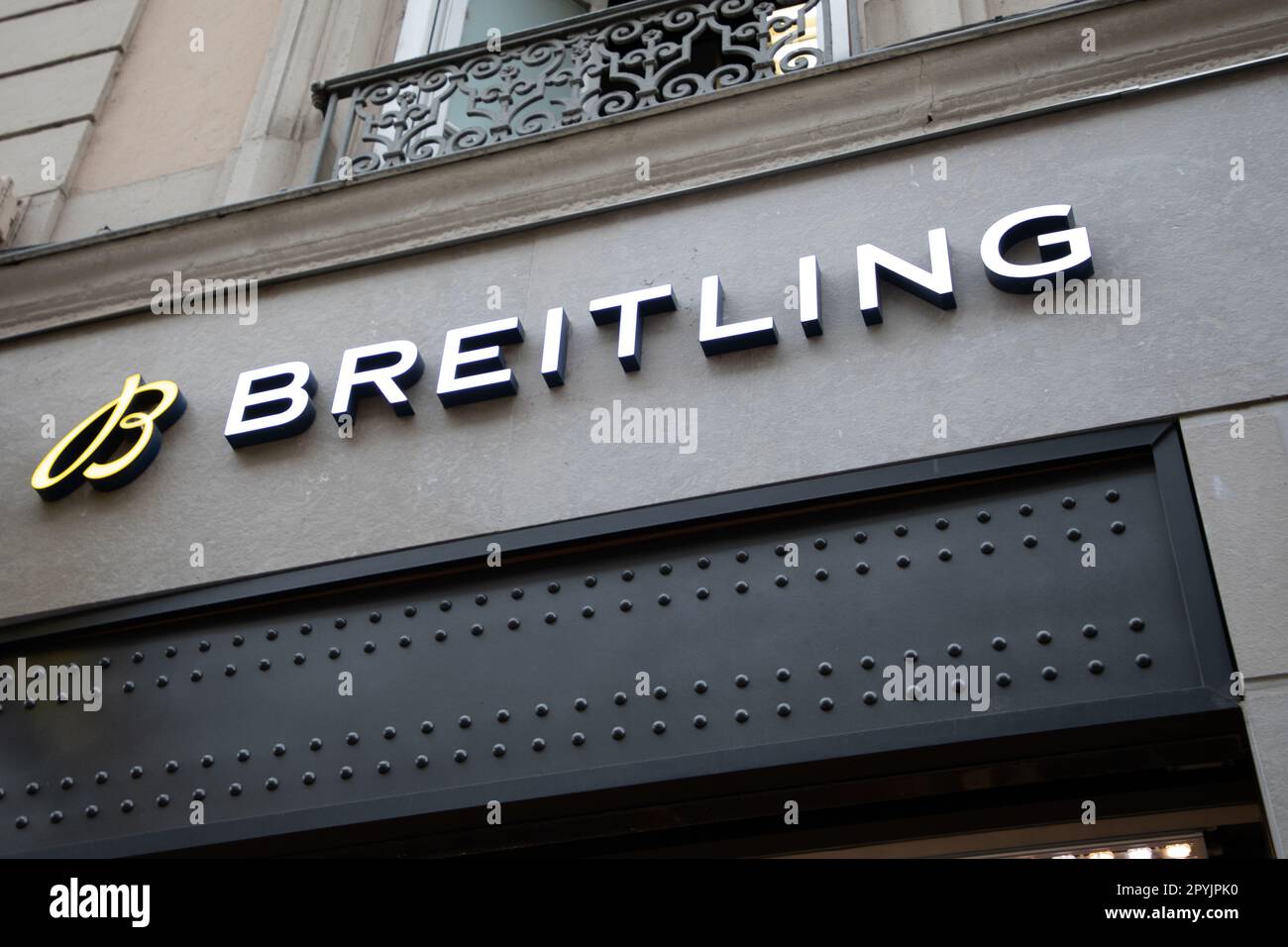 Breitling logo hi-res stock photography and images - Alamy