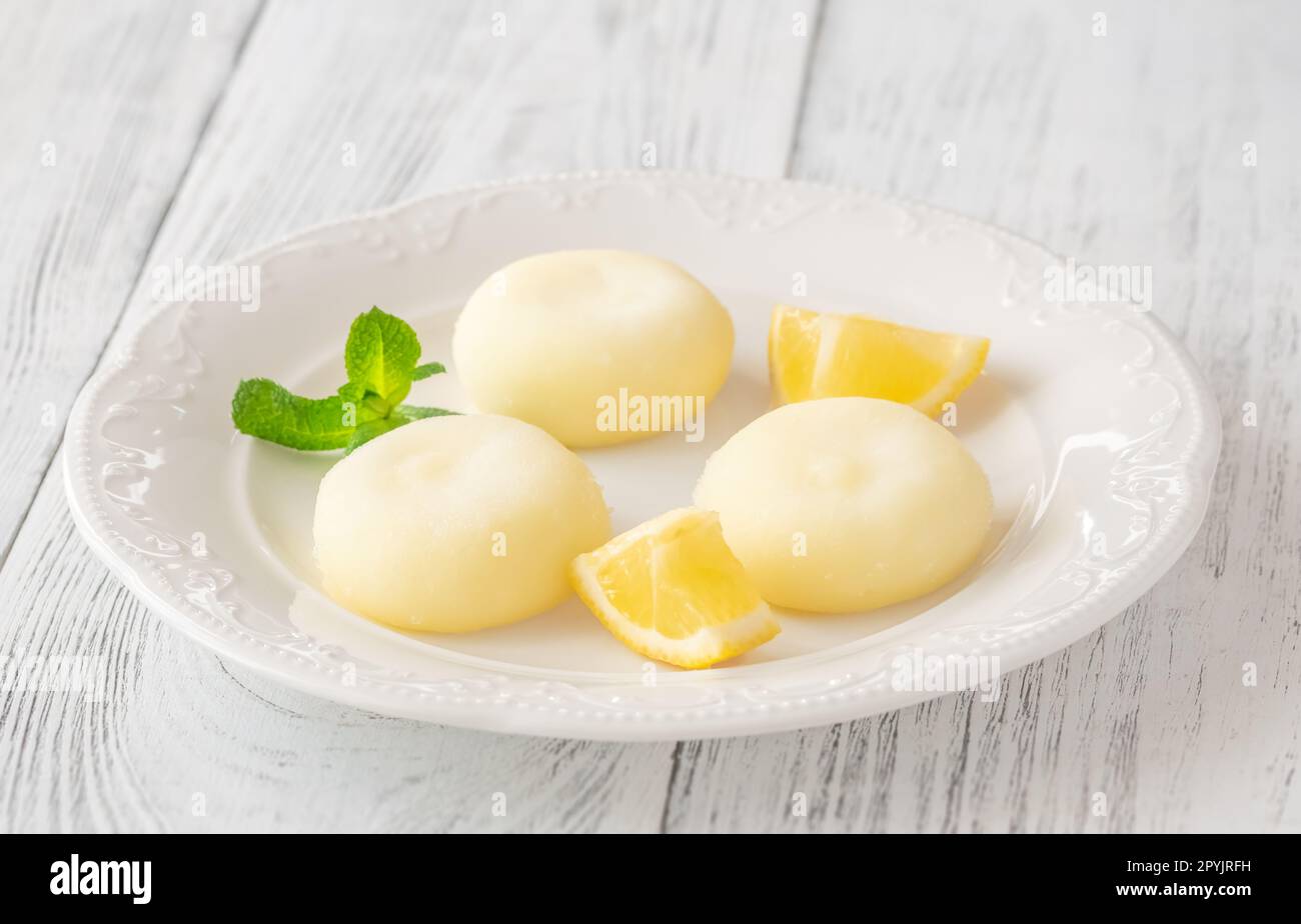 Mochi - Japanese rice cake Stock Photo - Alamy