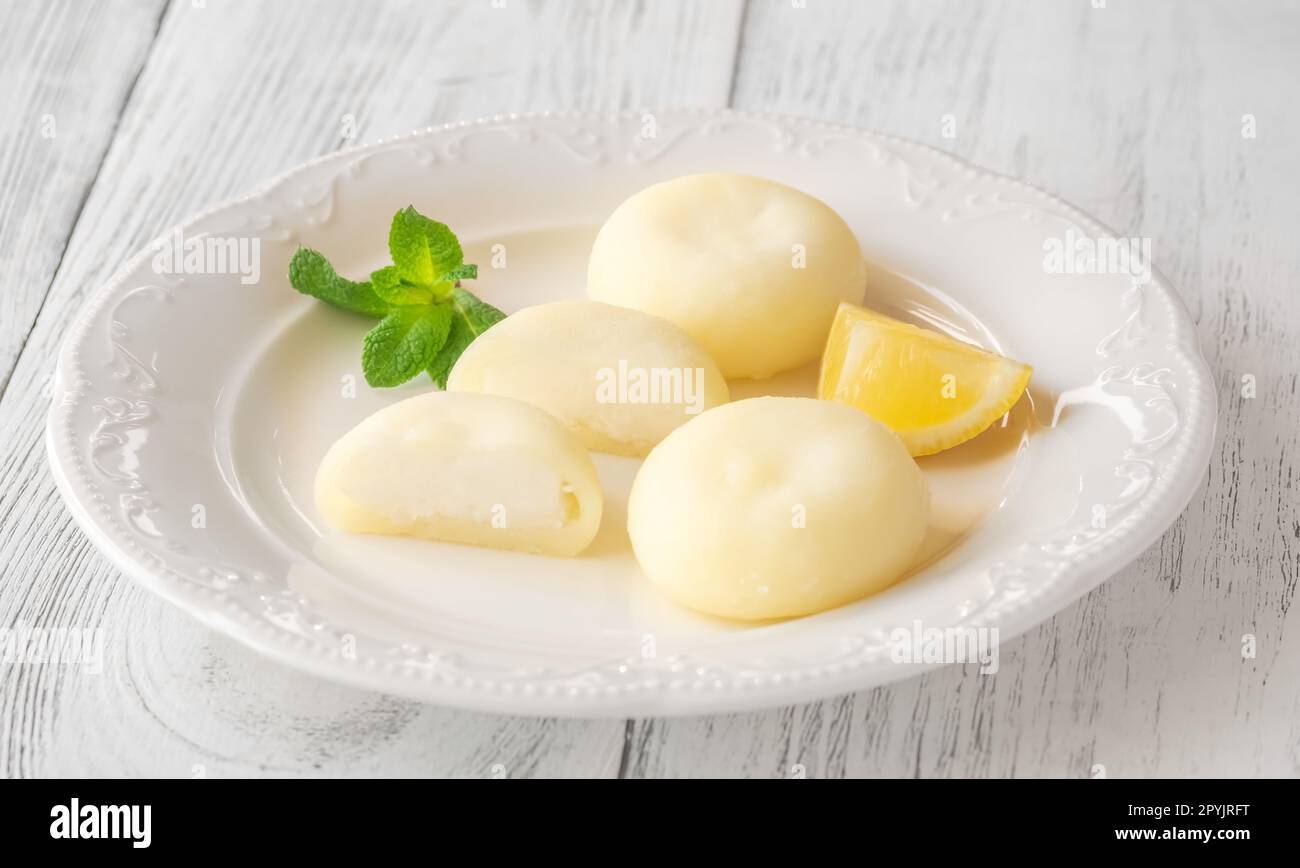 Mochi - Japanese rice cake Stock Photo - Alamy