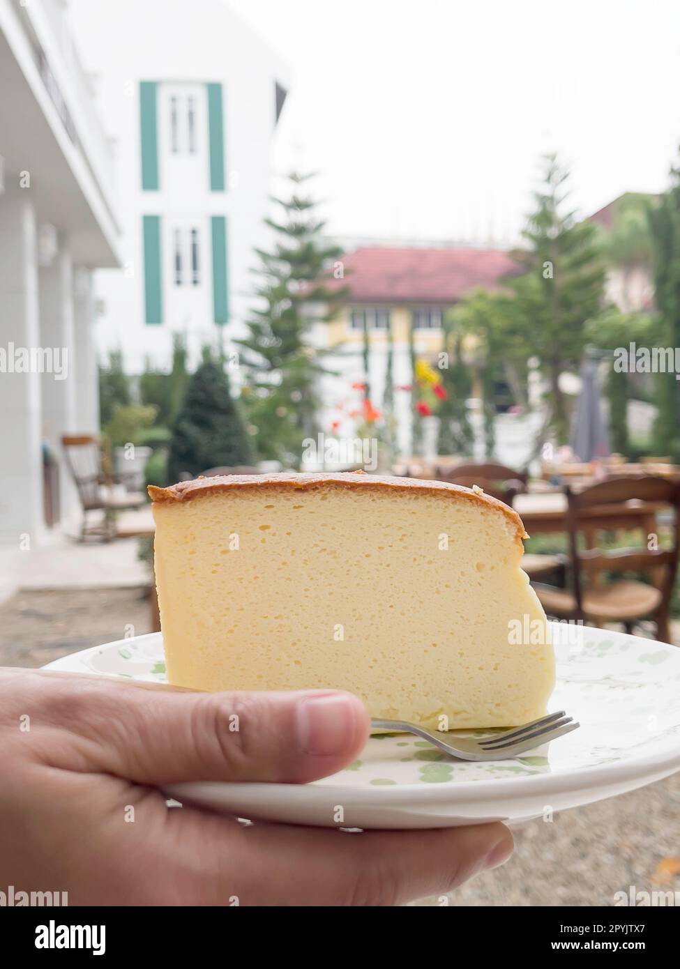 Chilled cheesecake hi-res stock photography and images - Alamy