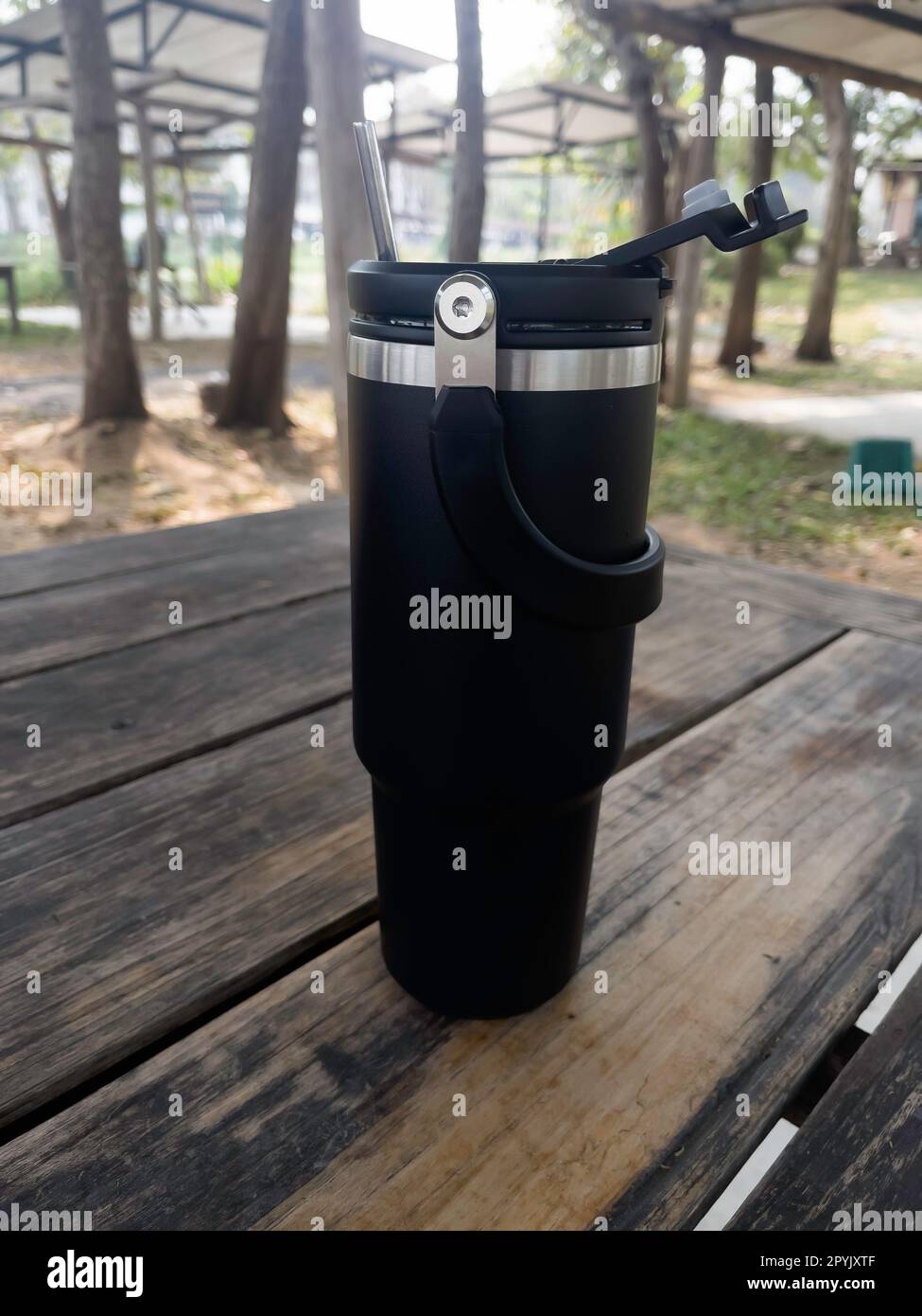 Reusable coffee cup cold hi-res stock photography and images - Alamy