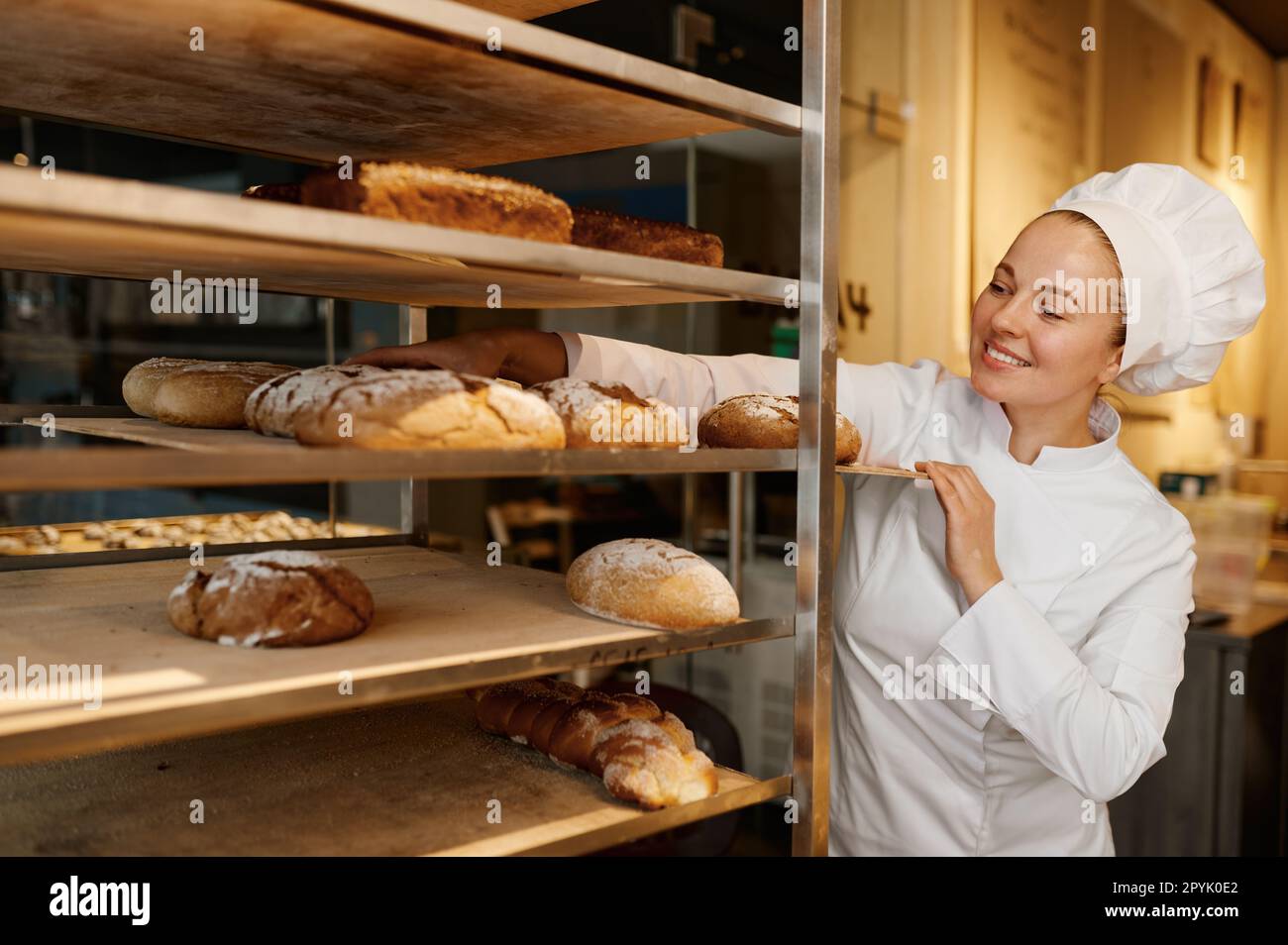 Kitchen uniform hi-res stock photography and images - Alamy