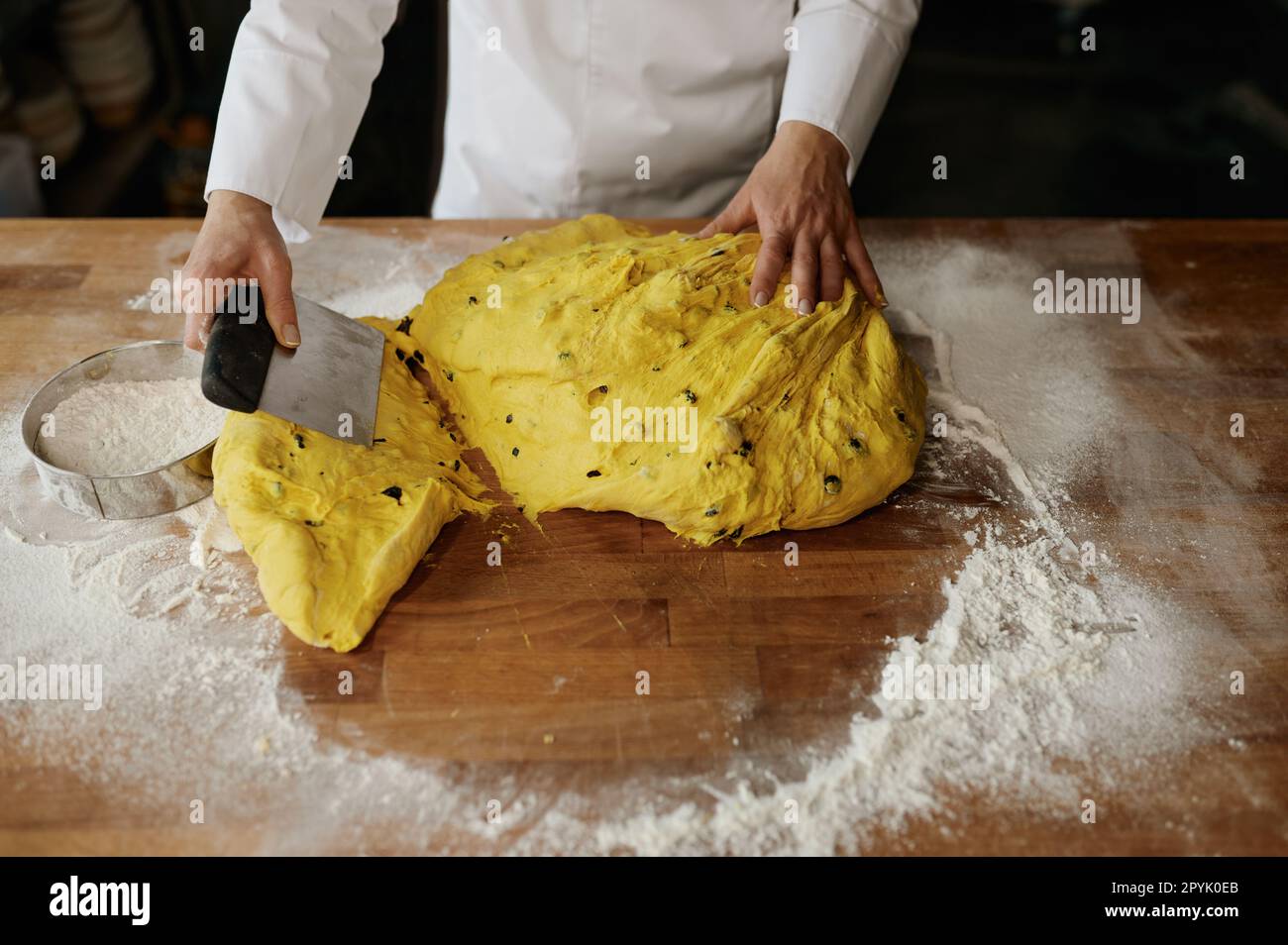 Step step dividing bread hi-res stock photography and images - Alamy