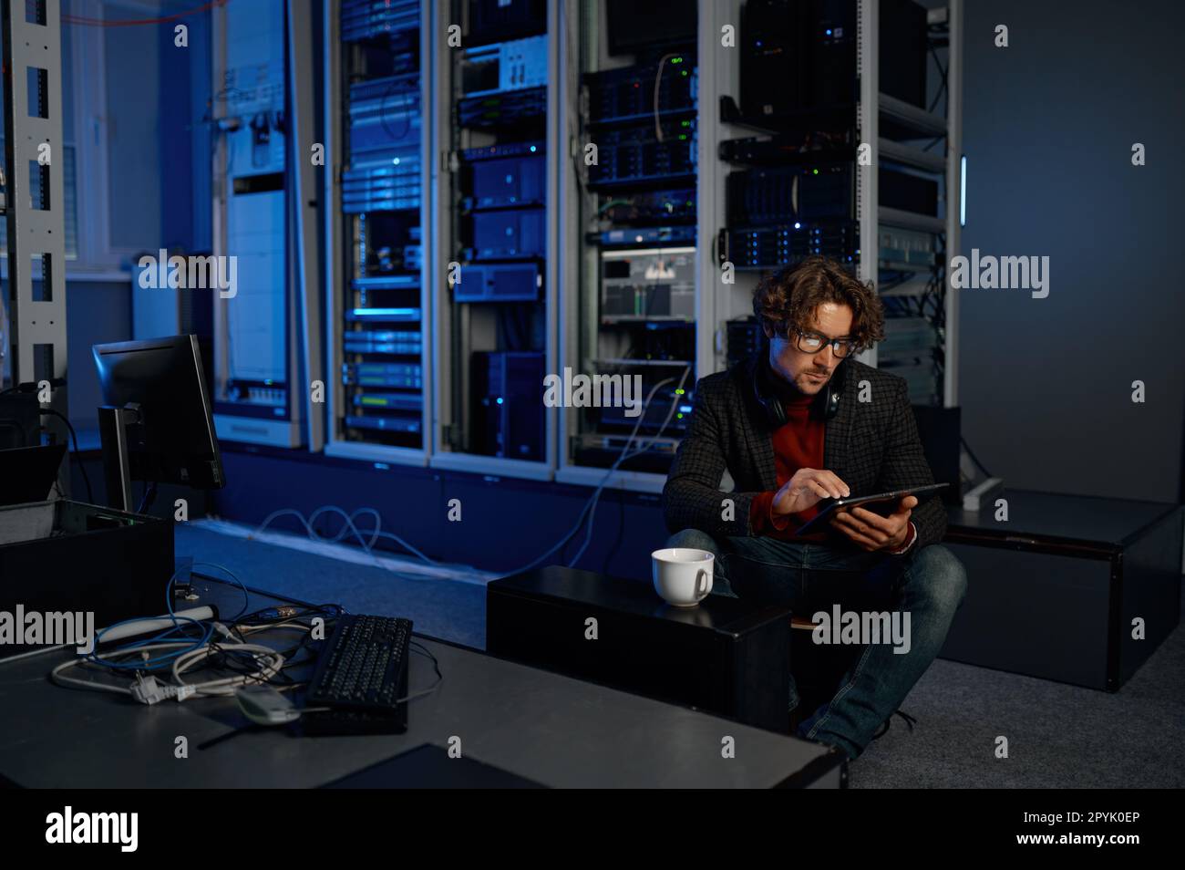 Technician computer equipment hi-res stock photography and images - Alamy