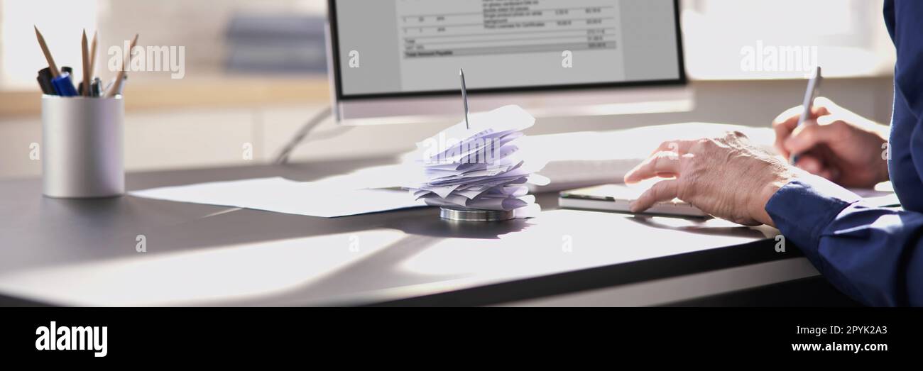 Auditor man hi-res stock photography and images - Alamy