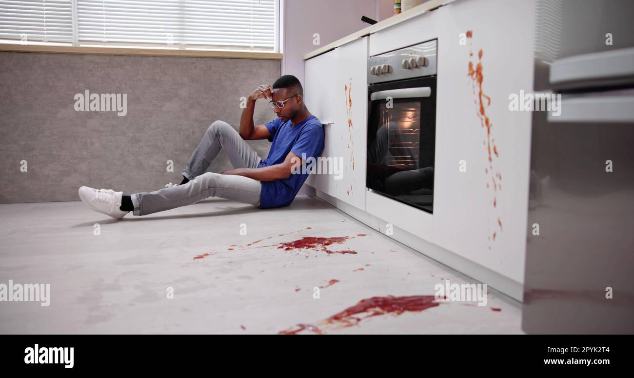 Food spill floor hi-res stock photography and images - Alamy