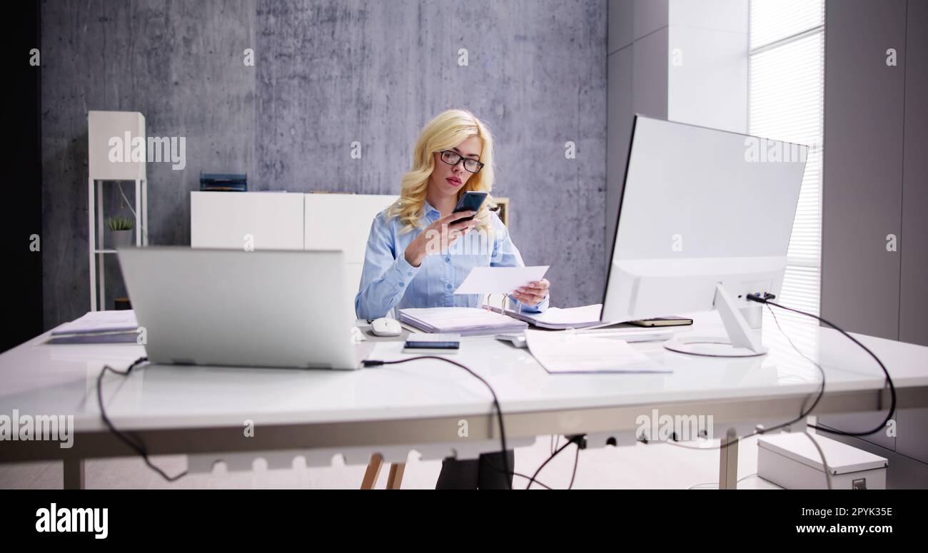 Remote capture hi-res stock photography and images - Alamy