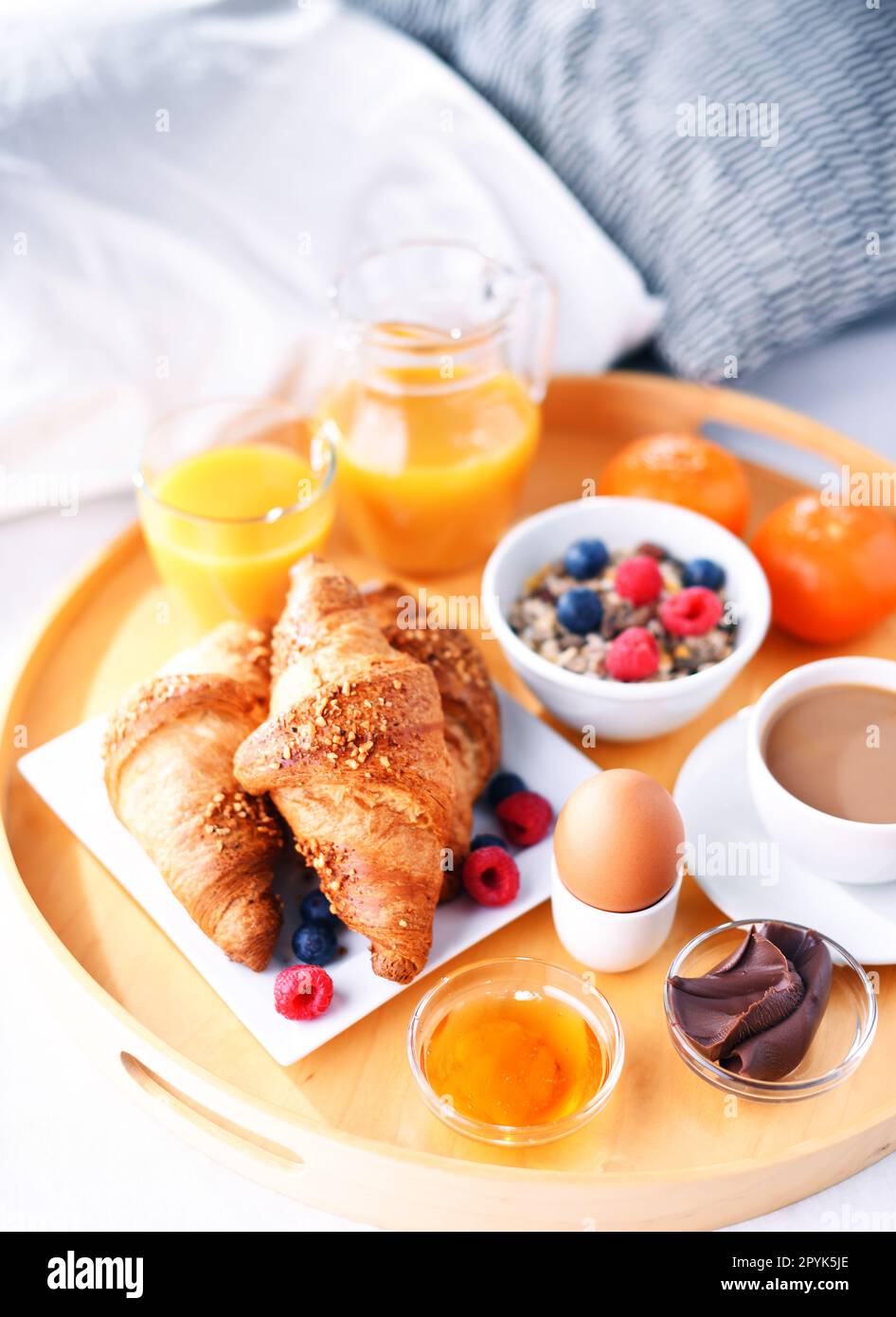Food tray hotel hi-res stock photography and images - Alamy