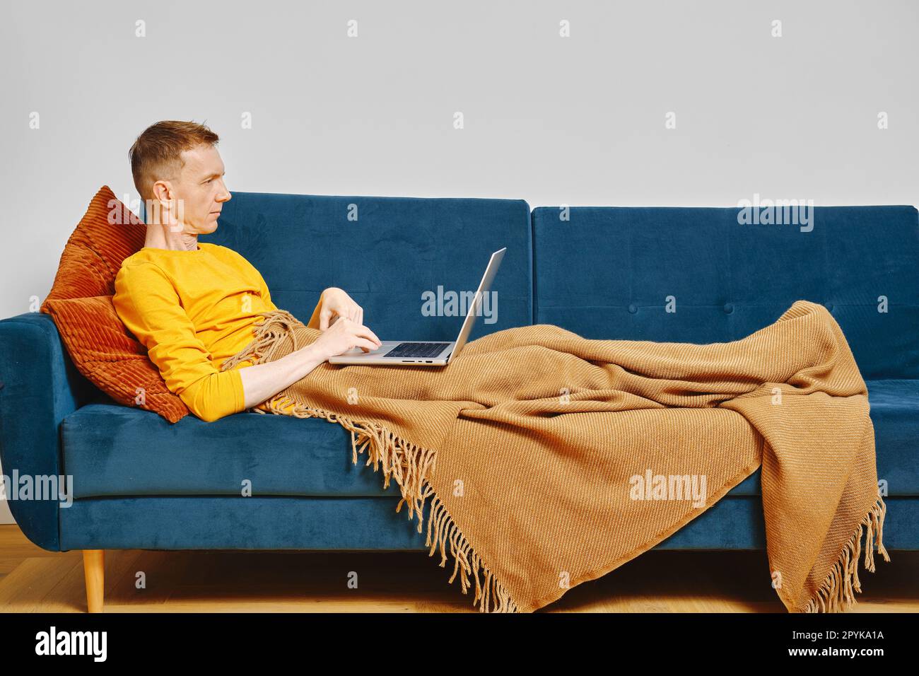 Middle aged internet hi-res stock photography and images - Alamy