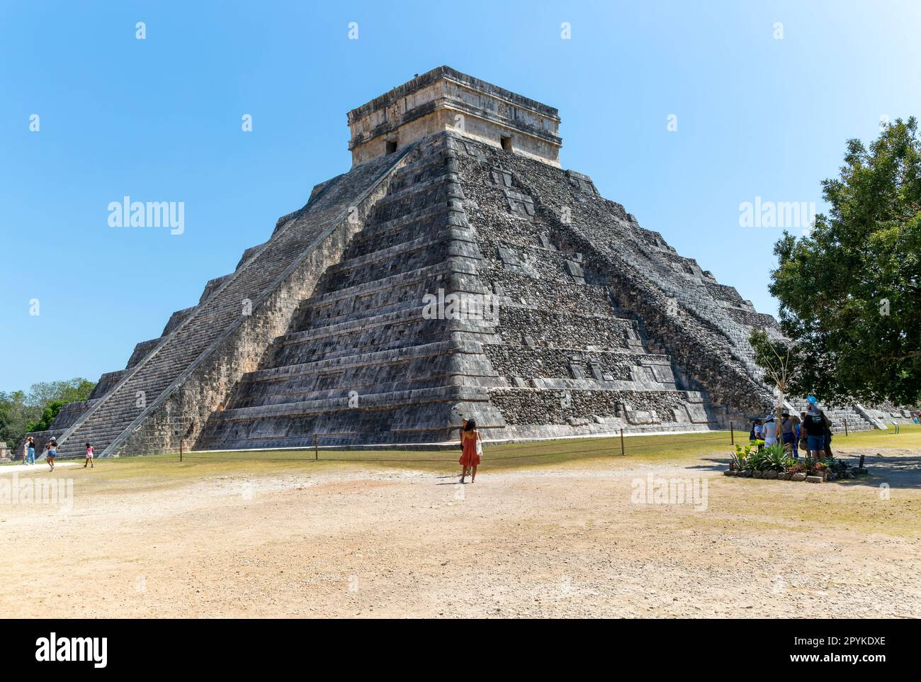 Temple Of Kukulkan El Castillo pyramid, Chichen Itzá Mayan ruins ...