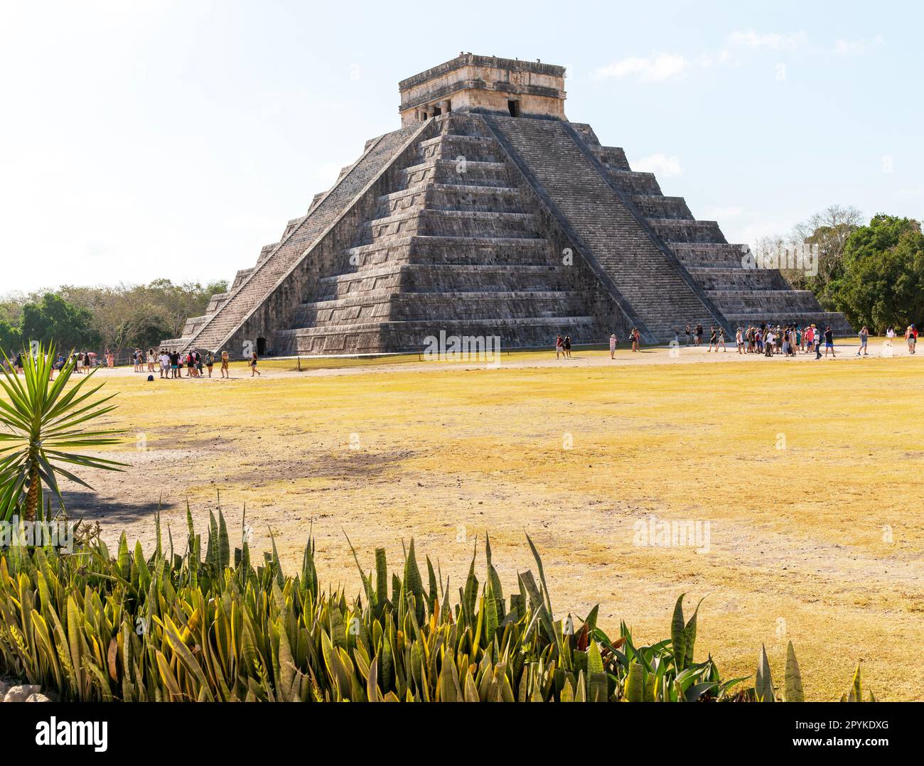 Temple Of Kukulkan El Castillo pyramid, Chichen Itzá Mayan ruins ...