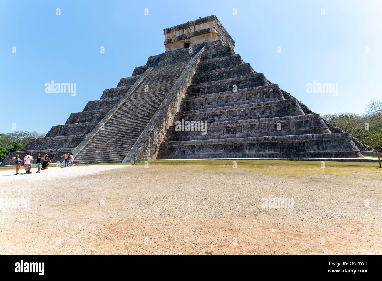 Temple Of Kukulkan El Castillo pyramid, Chichen Itzá Mayan ruins ...