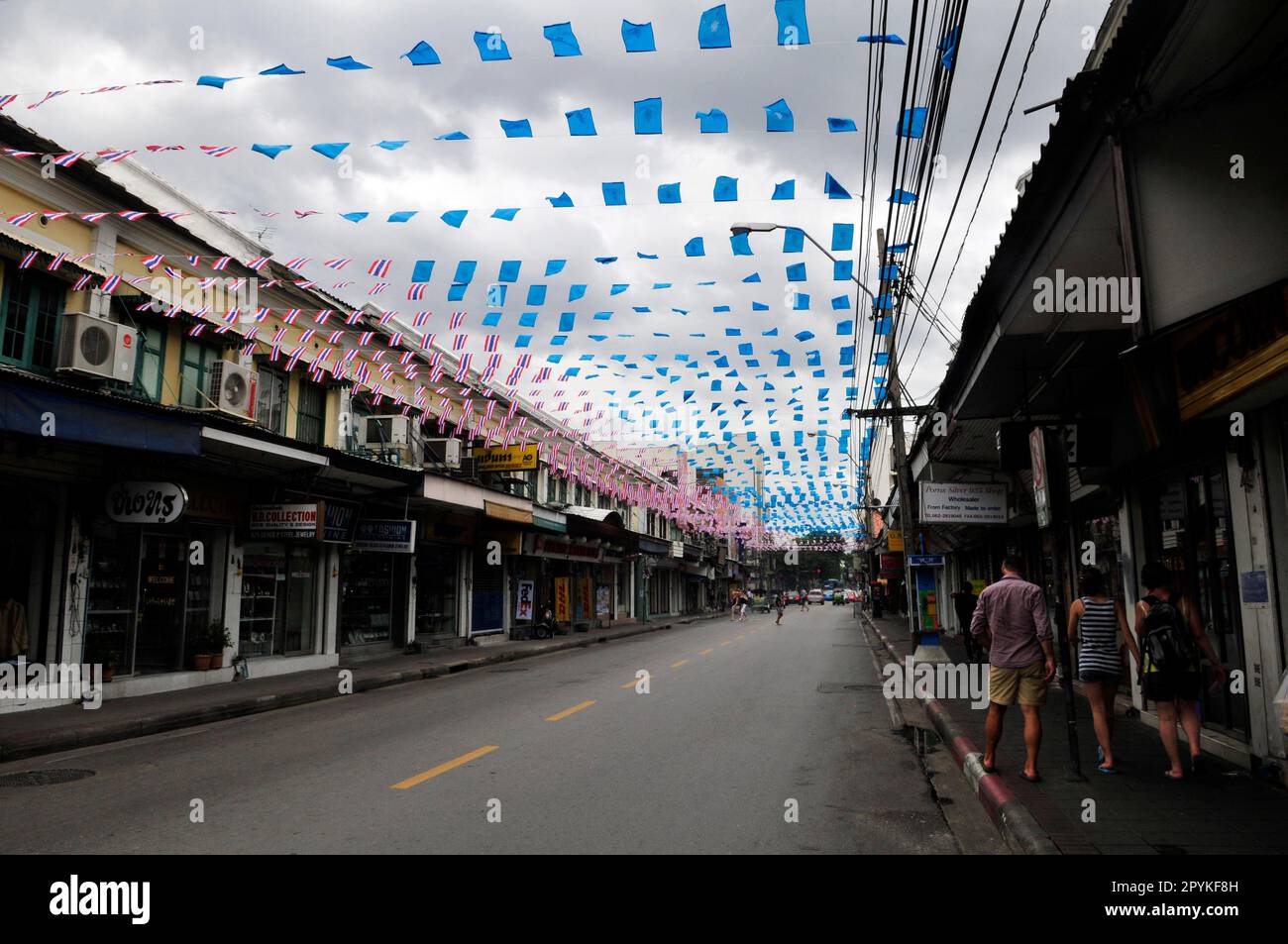 Thanon Road in Banglamphu, Bangkok, Thailand Stock Photo - Alamy