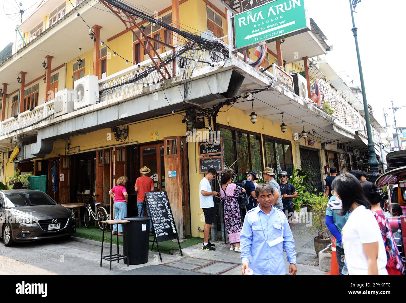 Baan thai tien cafe hi-res stock photography and images - Alamy