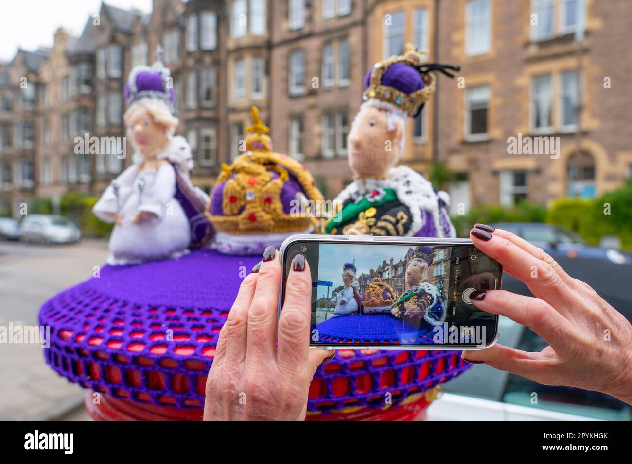Edinburgh, Scotland, UK. 3 May 2023. A crocheted post box Coronation ...