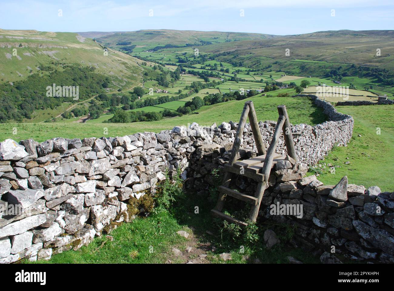 Yorkshire stile with a frame hi-res stock photography and images - Alamy