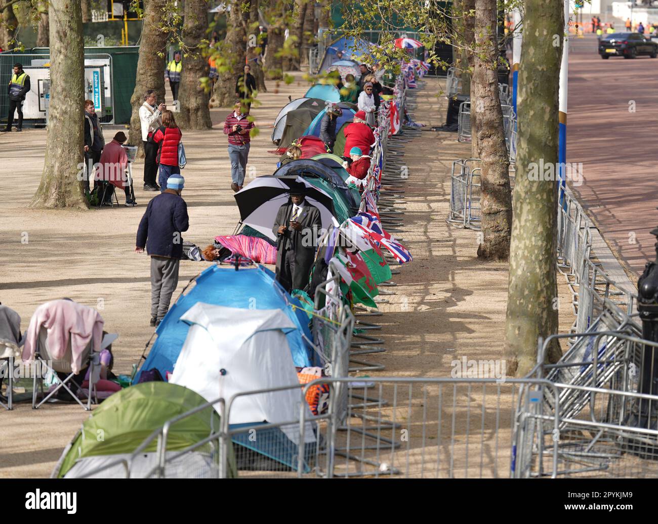 Royal fans camping out on The Mall, near Buckingham Palace in central ...