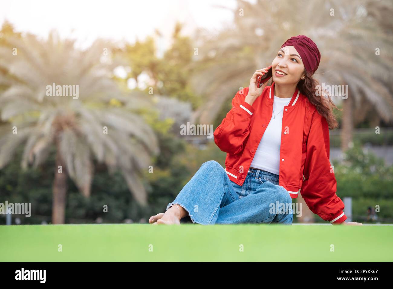 Indian business woman park hi-res stock photography and images - Alamy
